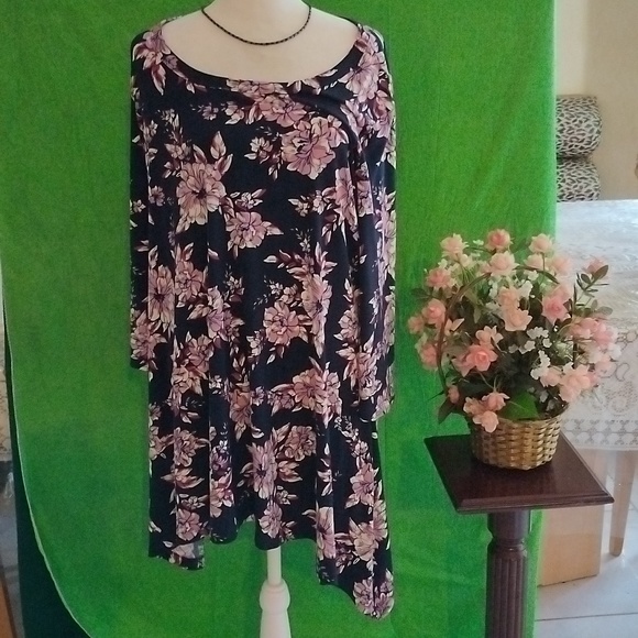 Woman Within | Tops | Womens Attractive Floral Design Top | Poshmark